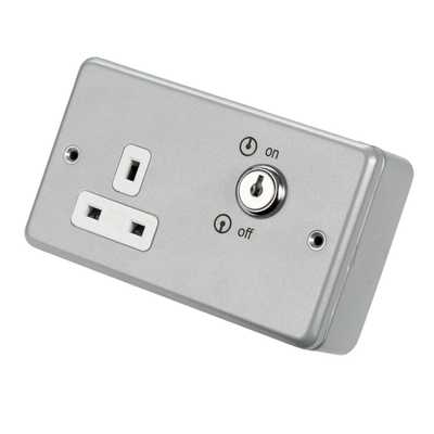 MK Metalclad Plus 13A DP 1 Gang Key Operated Socket Metal Clad ...