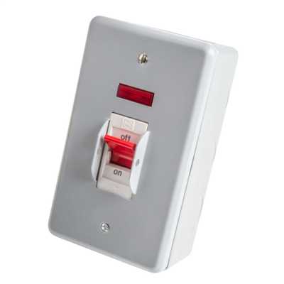 MK Metalclad Plus 32A Triple Pole and Neutral Vertical Switch with Neon ...