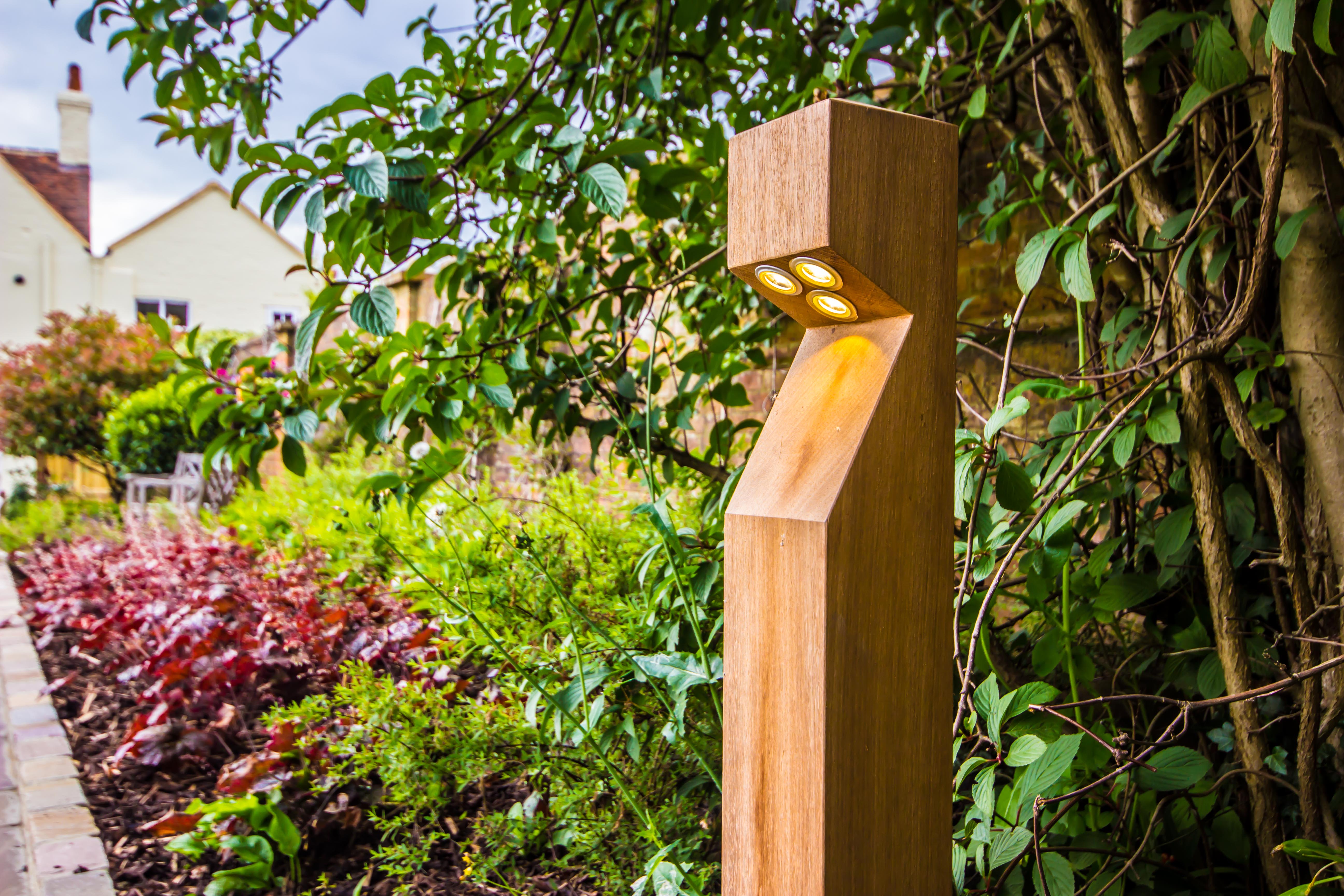 Collingwood 5W 1000mm LED Wooden Bollard 4000K (BL03PIS40) | CEF